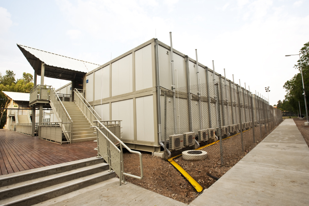 Con-imex Living Containers. FLATPACKED MODULAR DEMOUNTABLE CONTAINERS